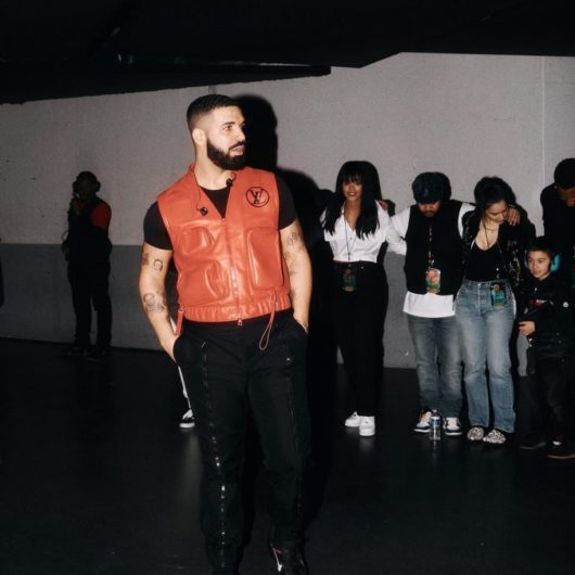 Drake s'affiche en "Louis Vuitton X Virgil Abloh" à Paris – Street Wear